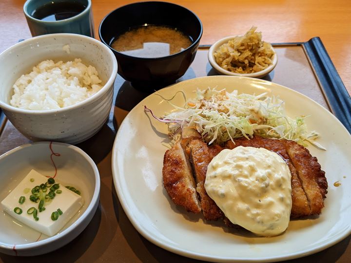 Japanese Teishoku Restaurant YAYOI (やよい軒 YAYOIKEN) in Japan offers Beef ...